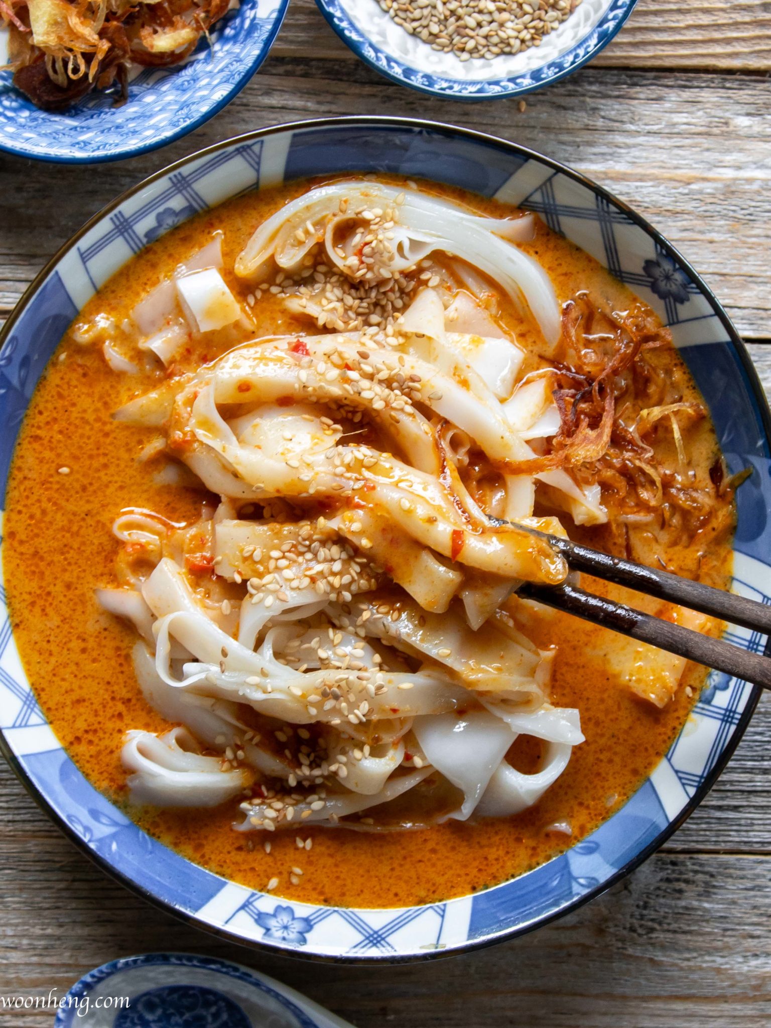 How to make Curry Chee Cheong Fun '咖哩猪肠粉' - WoonHeng