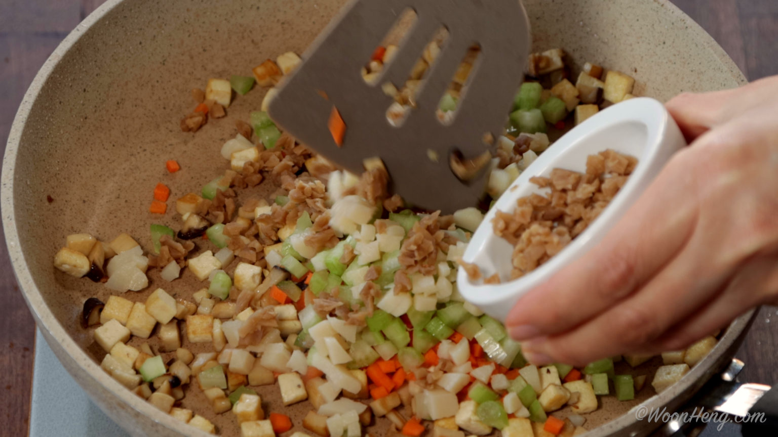How to Make Vegan Teochew Crystal Dumpling - WoonHeng