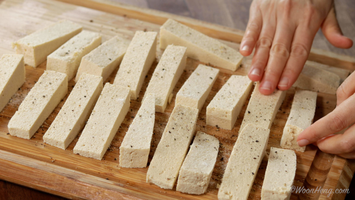 Make this Korean-inspired Fried Tofu with gochujang today! - WoonHeng