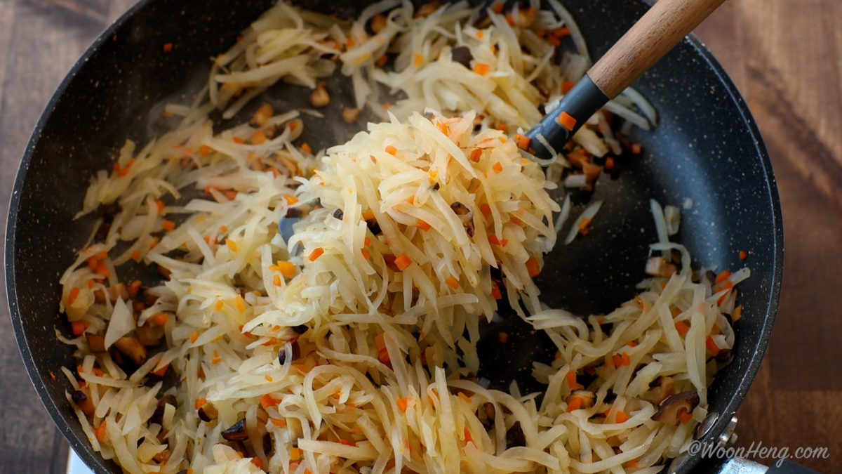 Why is Lo Bak Gou an auspicious dish in Lunar New Year? - WoonHeng