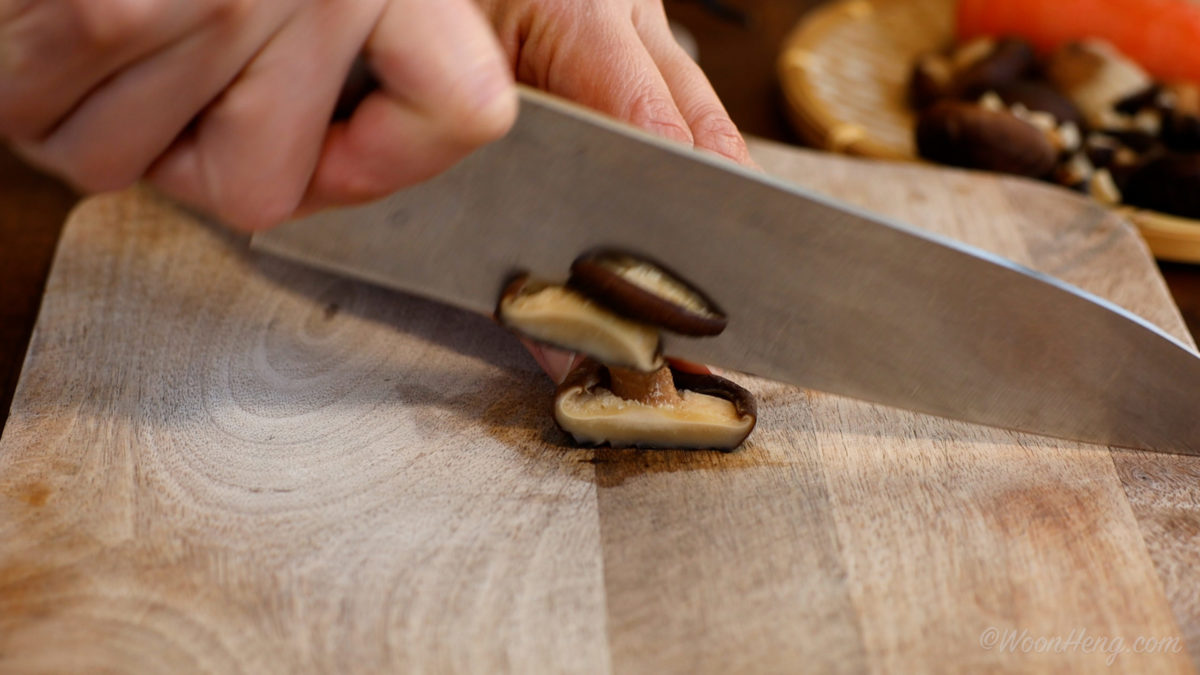 Why is Lo Bak Gou an auspicious dish in Lunar New Year? - WoonHeng