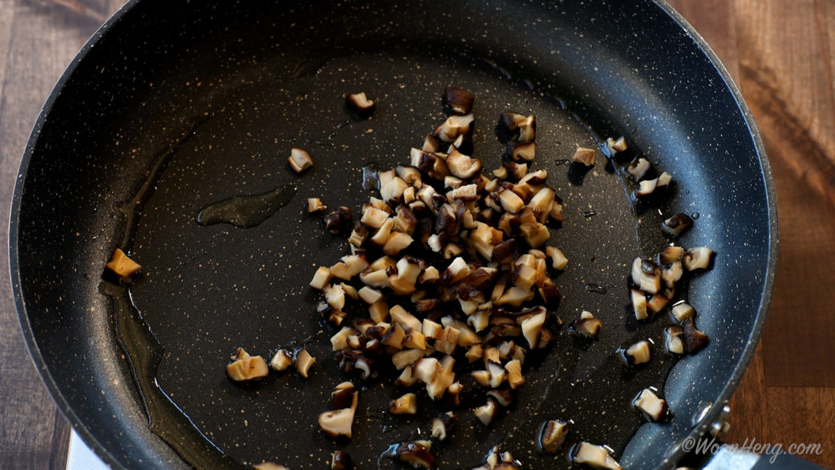Why is Lo Bak Gou an auspicious dish in Lunar New Year? - WoonHeng