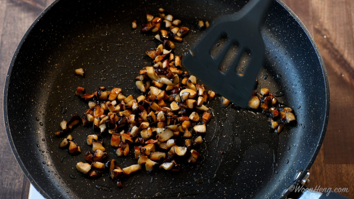 Why is Lo Bak Gou an auspicious dish in Lunar New Year? - WoonHeng